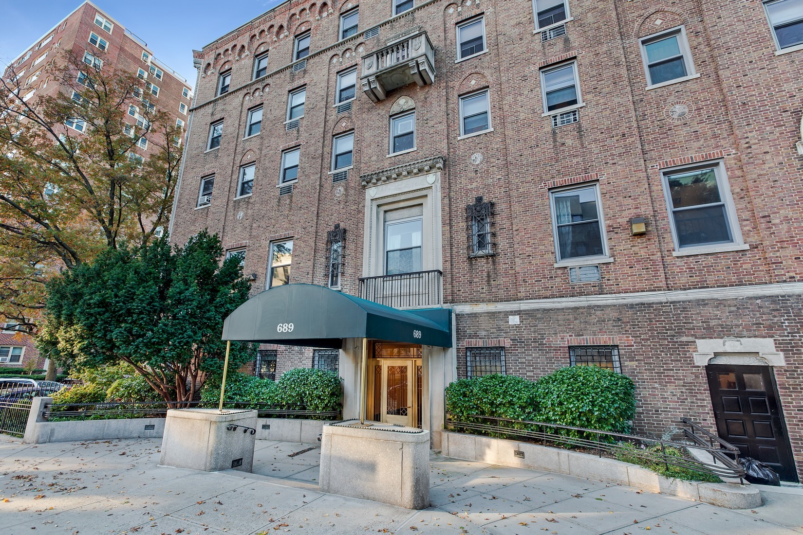 FORT TRYON CORP. | 689 Fort Washington Avenue, Manhattan | Corcoran
