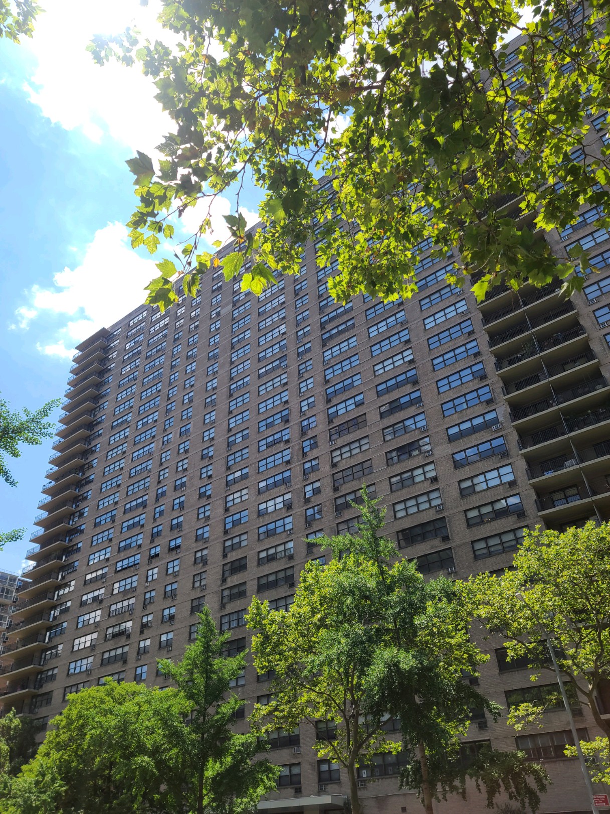 Lincoln Towers | 165 West End Avenue, Manhattan | Corcoran