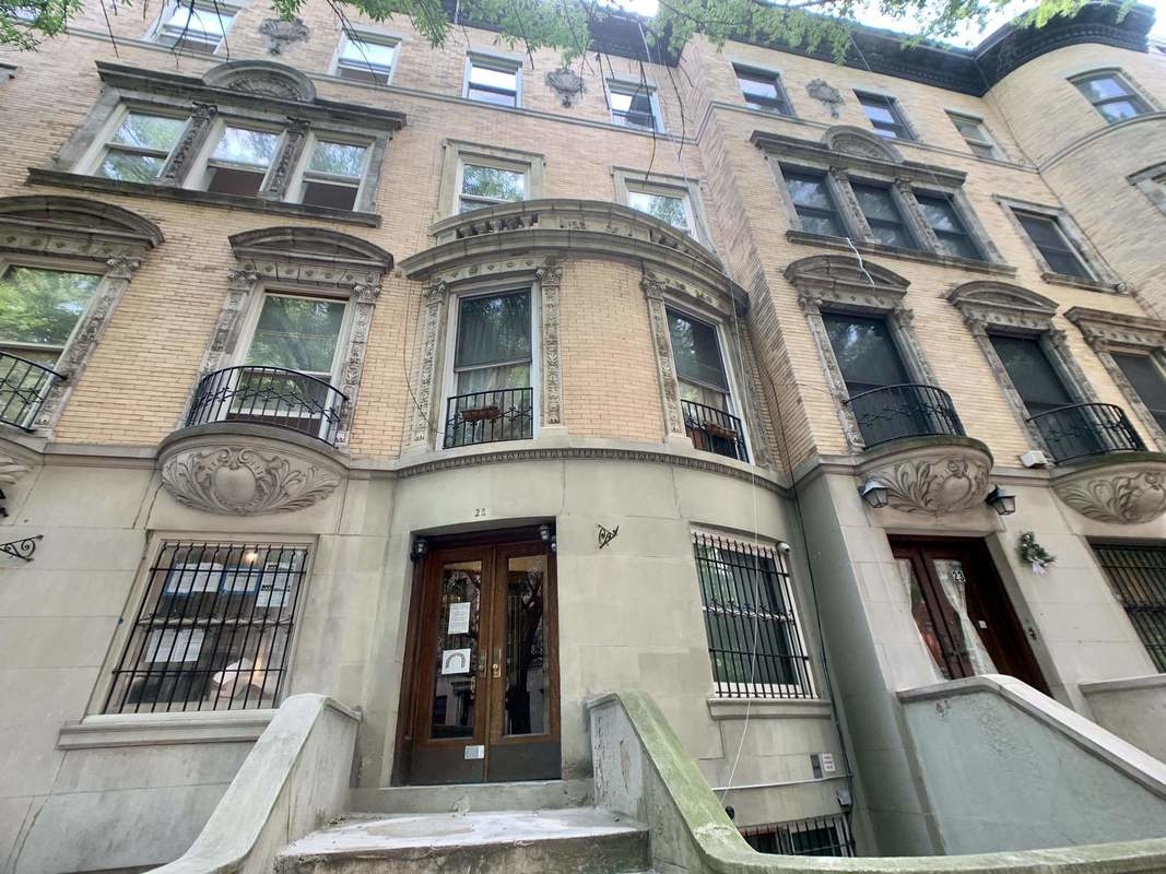 25 Hamilton Terrace, Manhattan | Corcoran