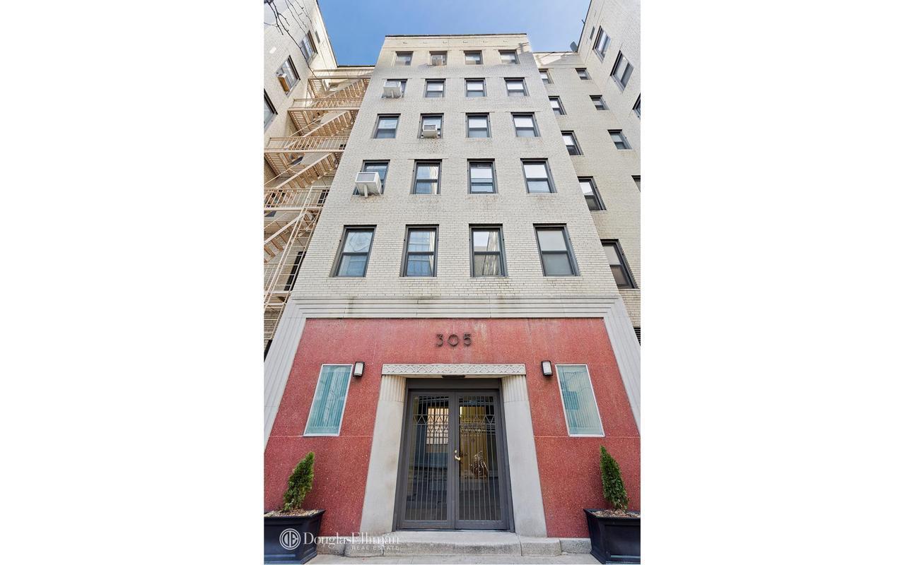 305 West 52nd Street, Manhattan | Corcoran