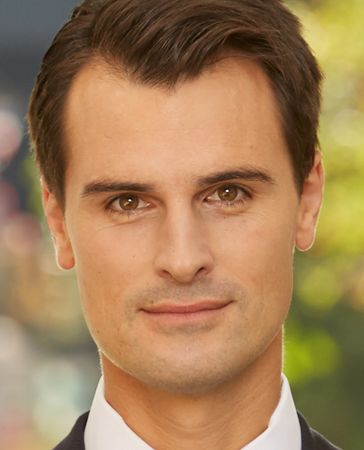 Kane Manera | Licensed RE Salesperson | Corcoran