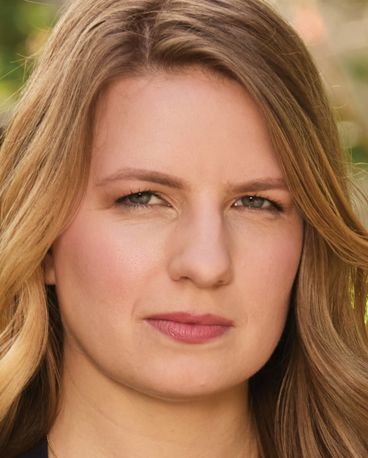Isabella Oledzka | Licensed RE Salesperson | Corcoran