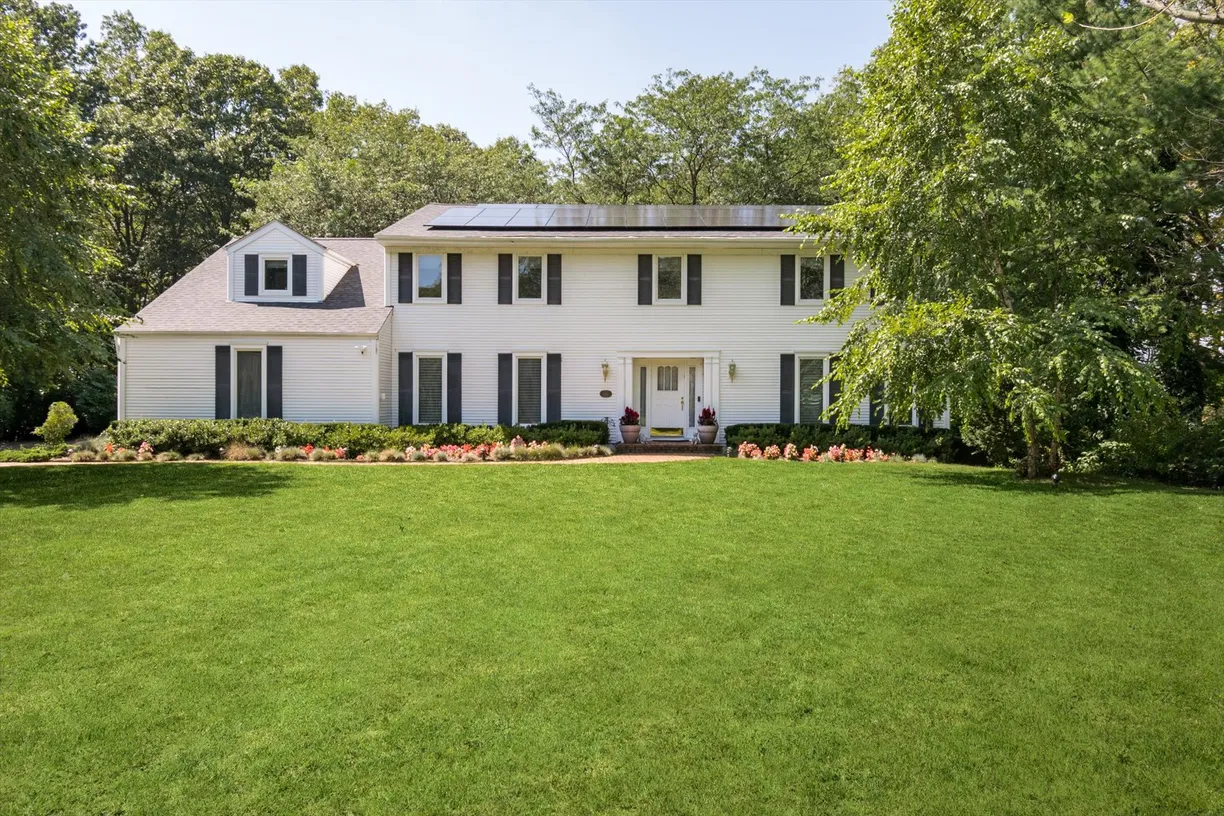 251 Baird Court, Woodbury, NY 11797 Property for sale