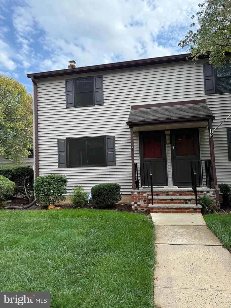 17 Kate La, METUCHEN, NJ 08840 Property for rent
