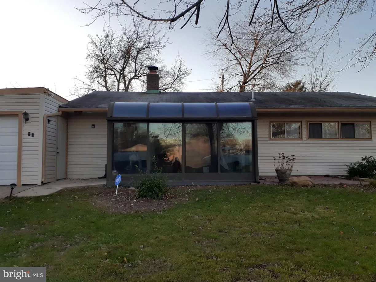 23 Burning Bush Ln, LEVITTOWN, PA 19054 Property for sale