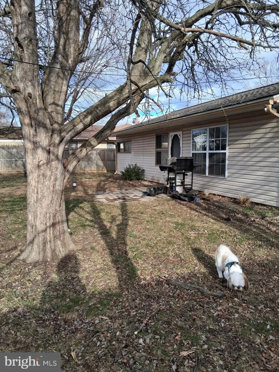 23 Burning Bush Ln, LEVITTOWN, PA 19054 Property for sale