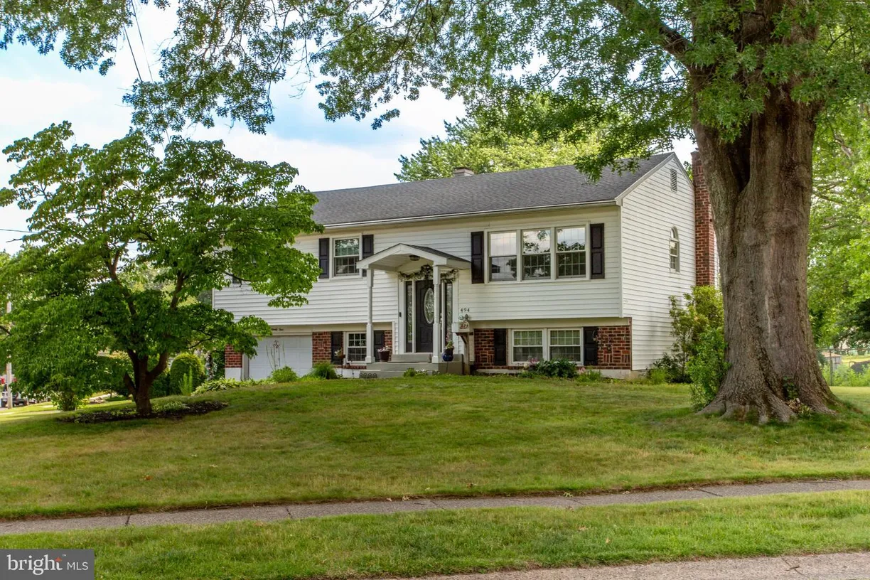494 Overlook Dr, WARMINSTER, PA 18974 Property for sale