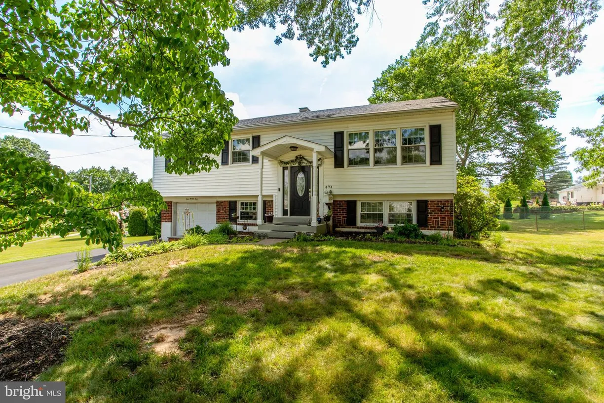 494 Overlook Dr, WARMINSTER, PA 18974 Property for sale