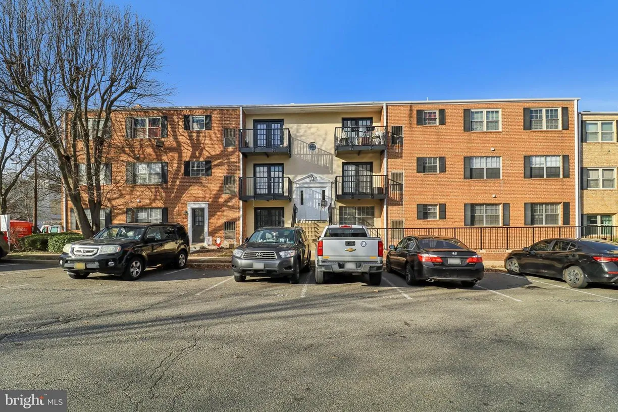 5925 Quantrell Ave #104, ALEXANDRIA, VA 22312 Property for sale