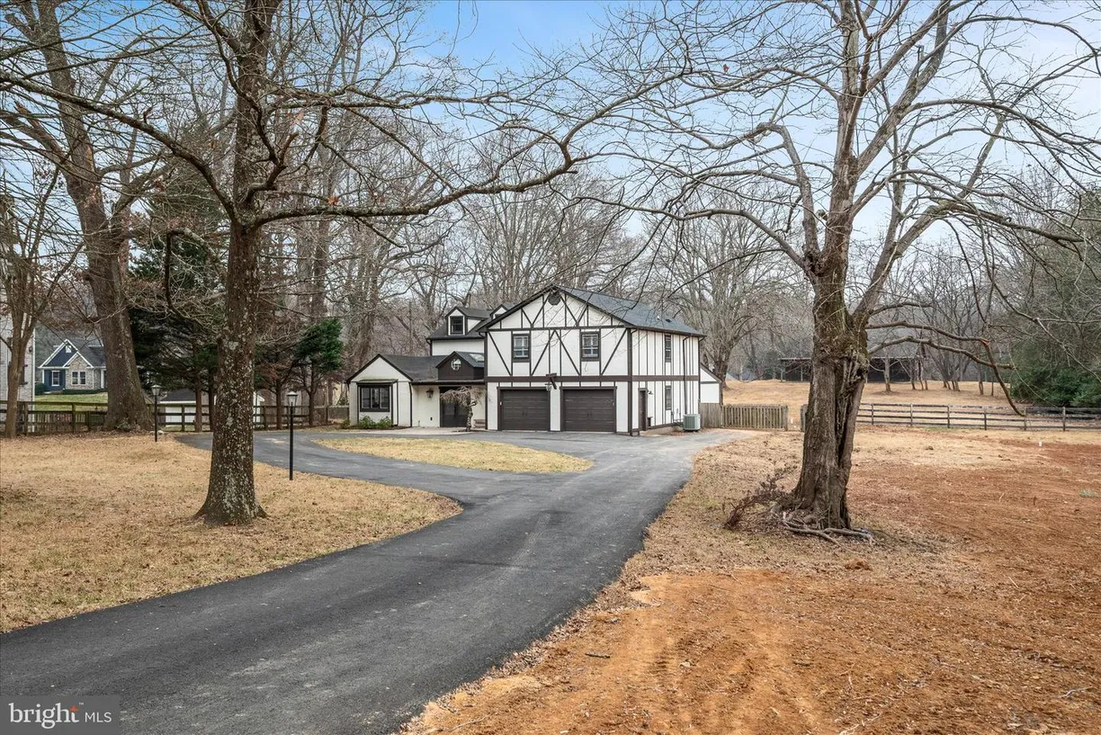 9036 Jeffery Rd, GREAT FALLS, VA 22066 Property for rent