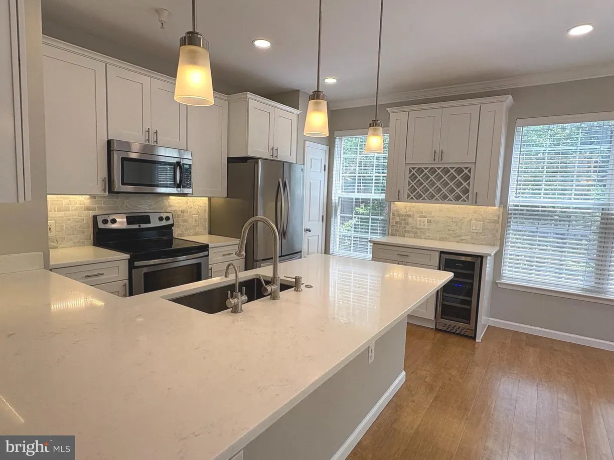 3021 Nicosh Cir #1301, FALLS CHURCH, VA 22042 Property for sale