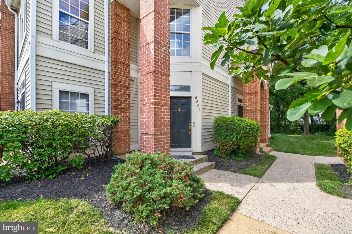 6862 Brindle Heath Way #202, ALEXANDRIA, VA 22315 Property for sale