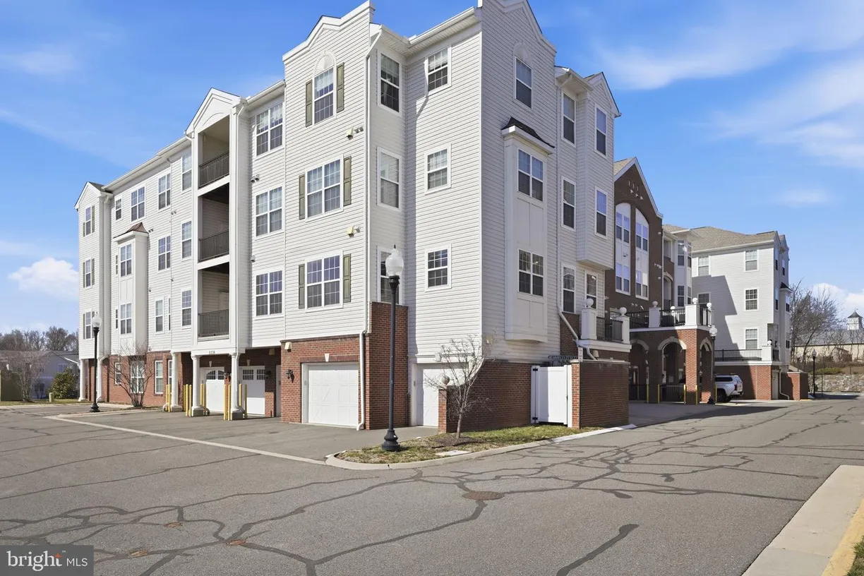 9204 Charleston Dr #202, MANASSAS, VA 20110 Property for sale