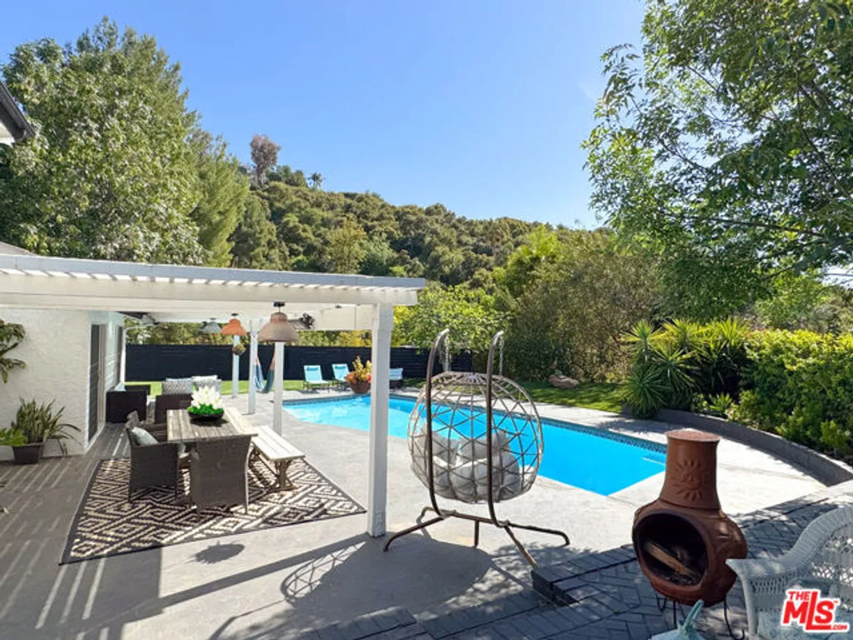 Cezanne Avenue, Woodland Hills (los Angeles), CA 91364 Property for rent