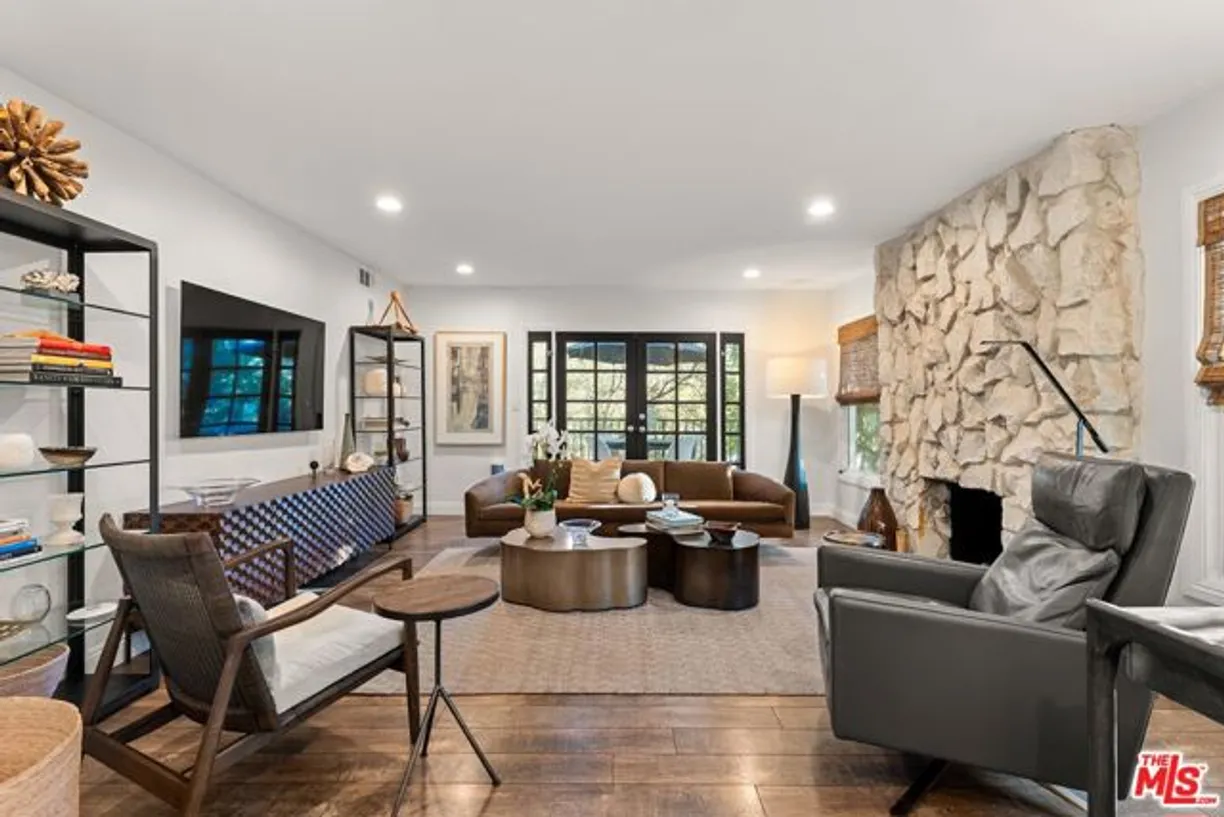 Lubao Avenue, Woodland Hills (los Angeles), CA 91364 Property for sale