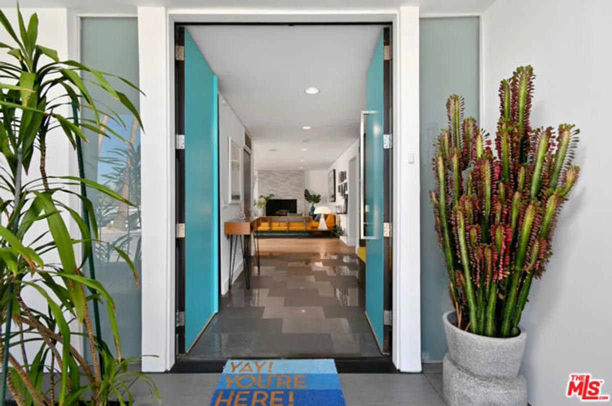 Delita Drive, Woodland Hills (los Angeles), CA 91364 Property for sale