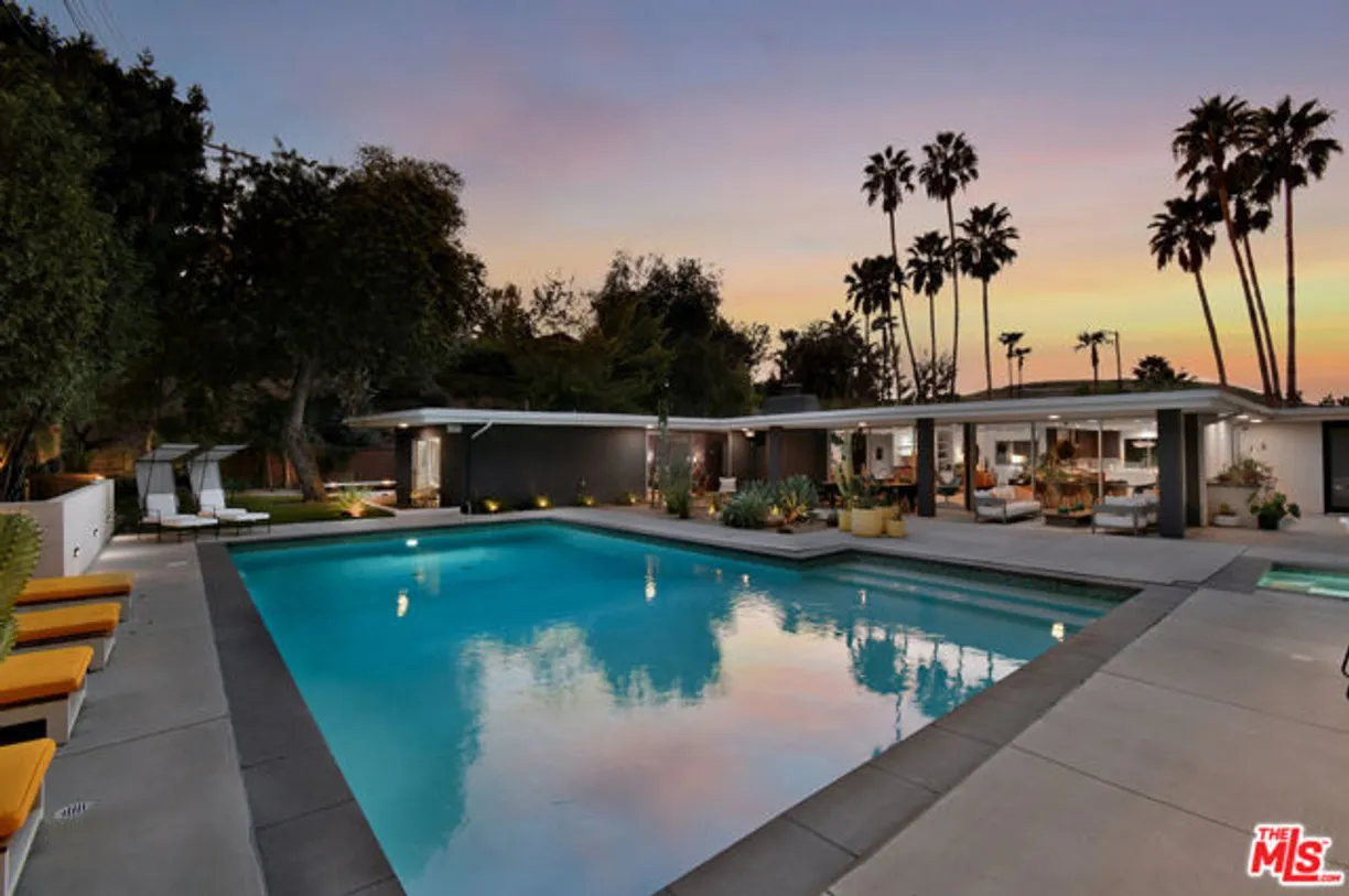 Delita Drive, Woodland Hills (los Angeles), CA 91364 Property for sale