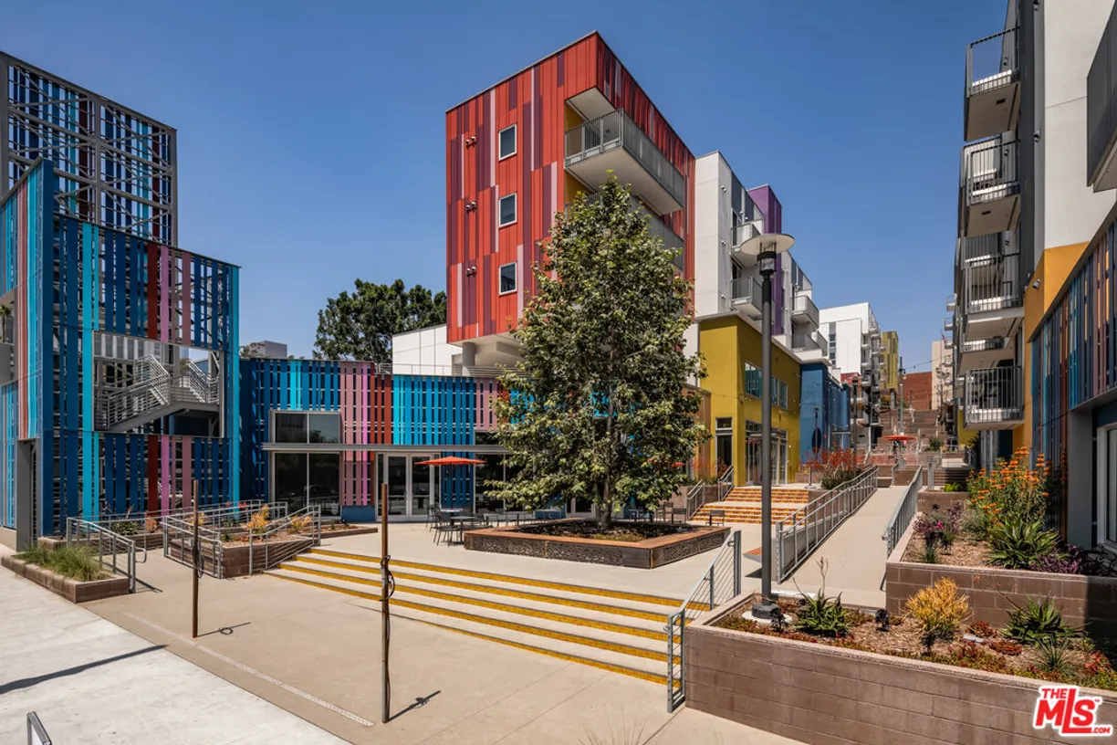 555 N Spring, LOS ANGELES, CA 90012 Property for rent