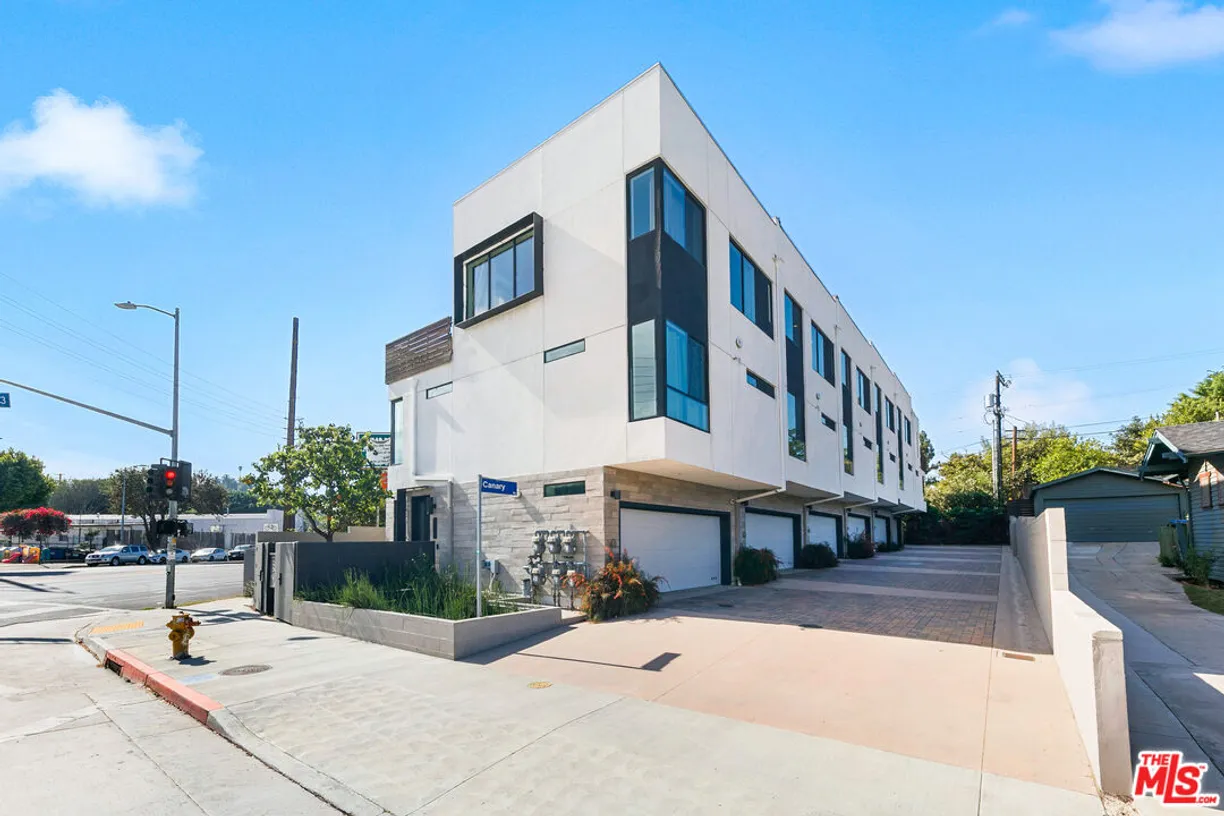3288 N Canary, Los Angeles, CA 90065 Property for sale