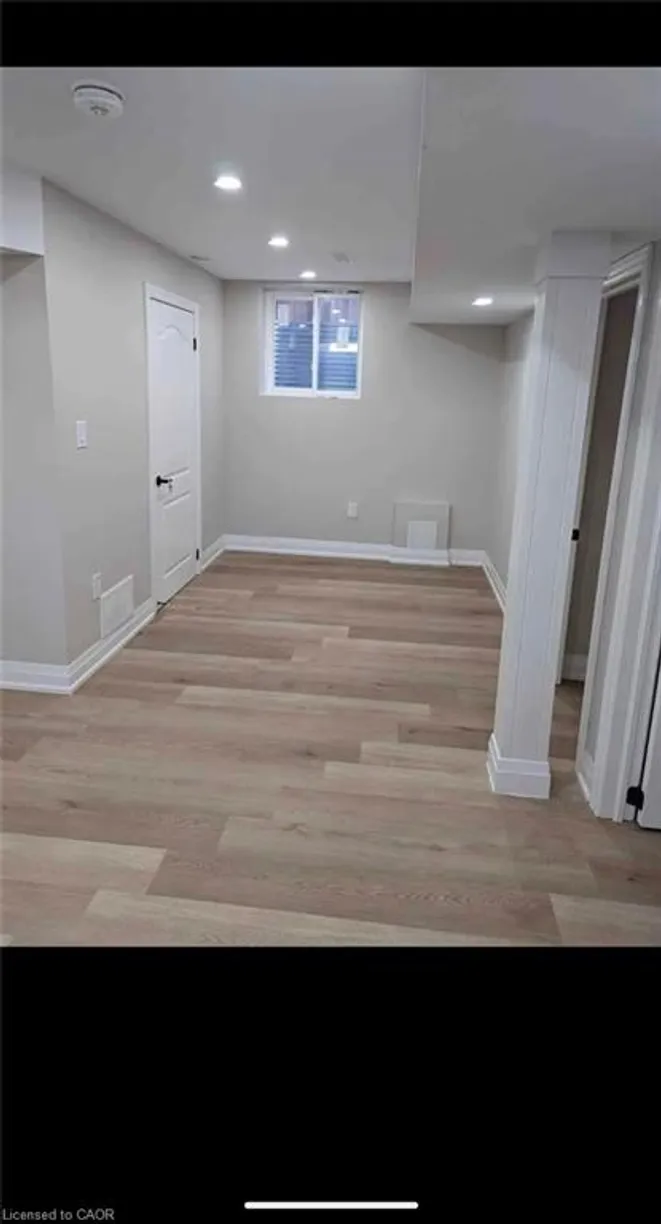 493 St Moritz #Basement, Waterloo Property for rent