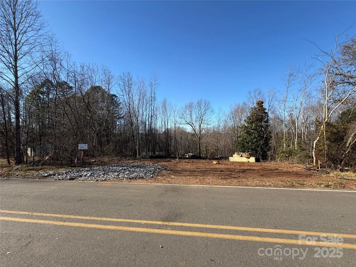 1074 Mountain Crest Drive, Kings Mountain, NC 28086 Property for sale