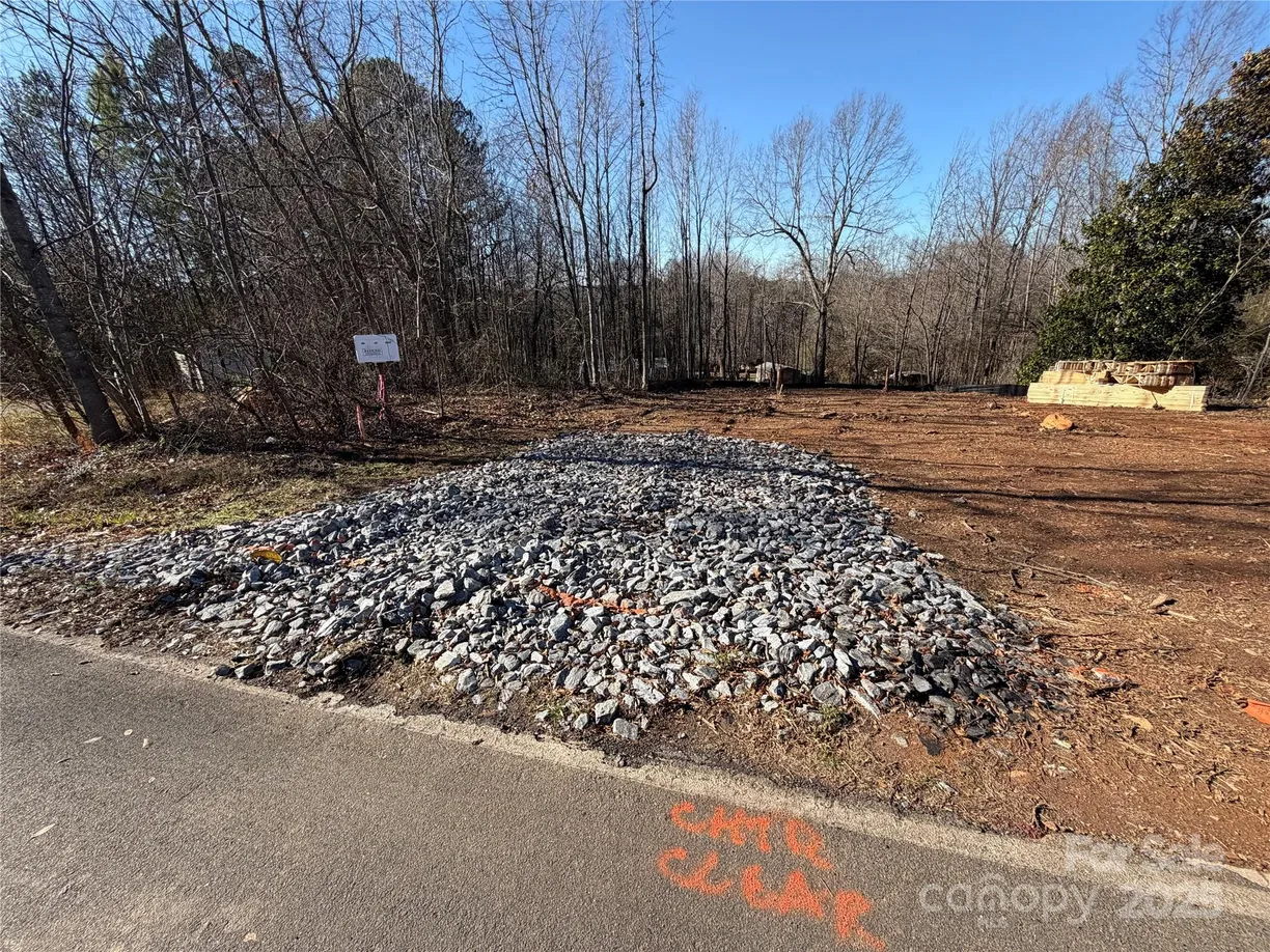 1074 Mountain Crest Drive, Kings Mountain, NC 28086 Property for sale