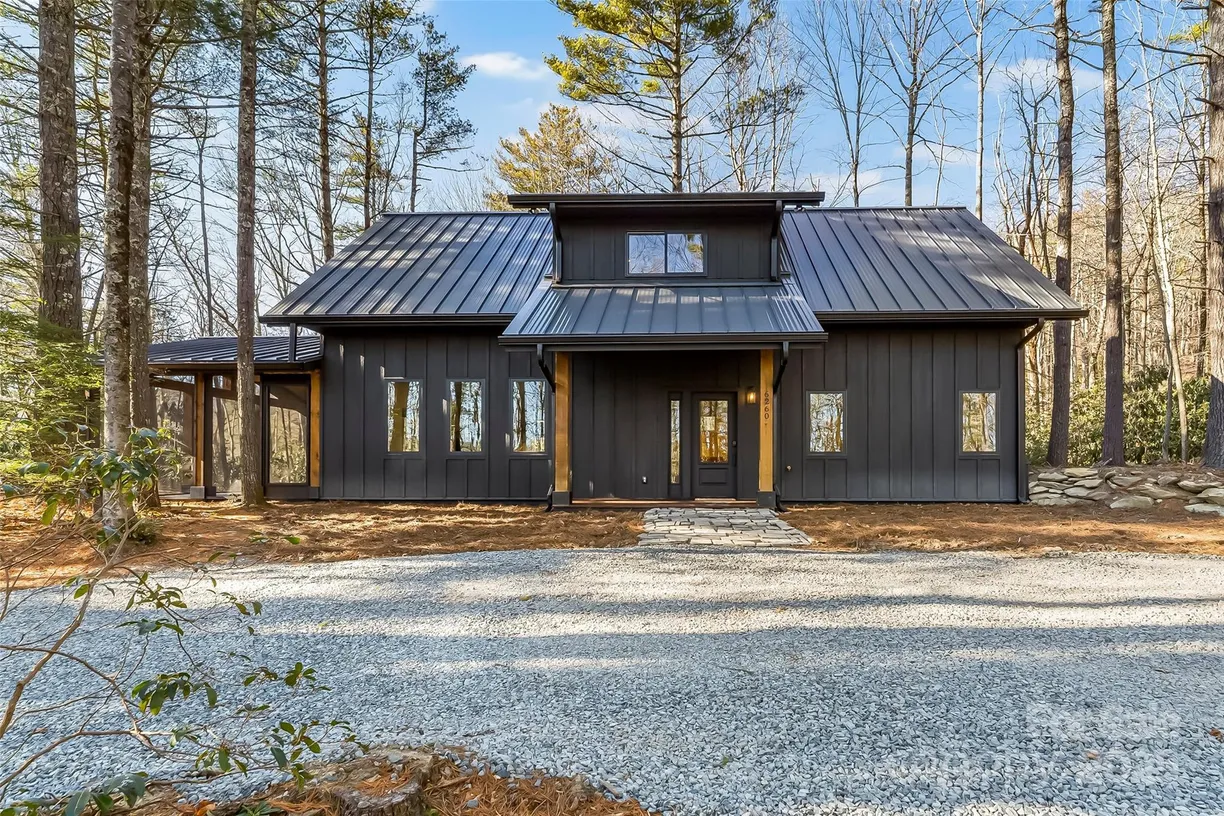 6260 Sunny Drive, Newland, NC 28657 Property for sale