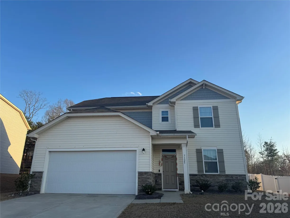 7125 Maple Run Circle, Charlotte, NC 28215 Property for sale