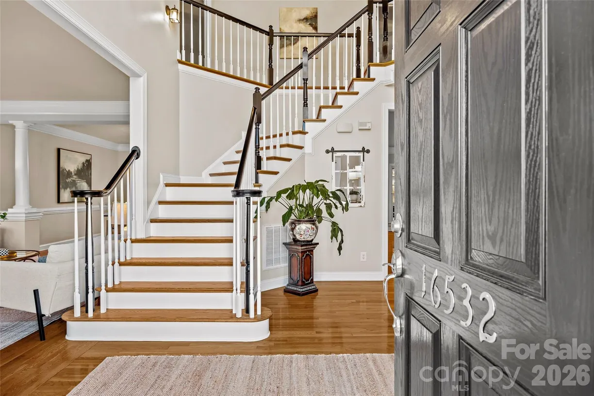 16532 Flintrock Falls Lane, Charlotte, NC 28278 Property for sale