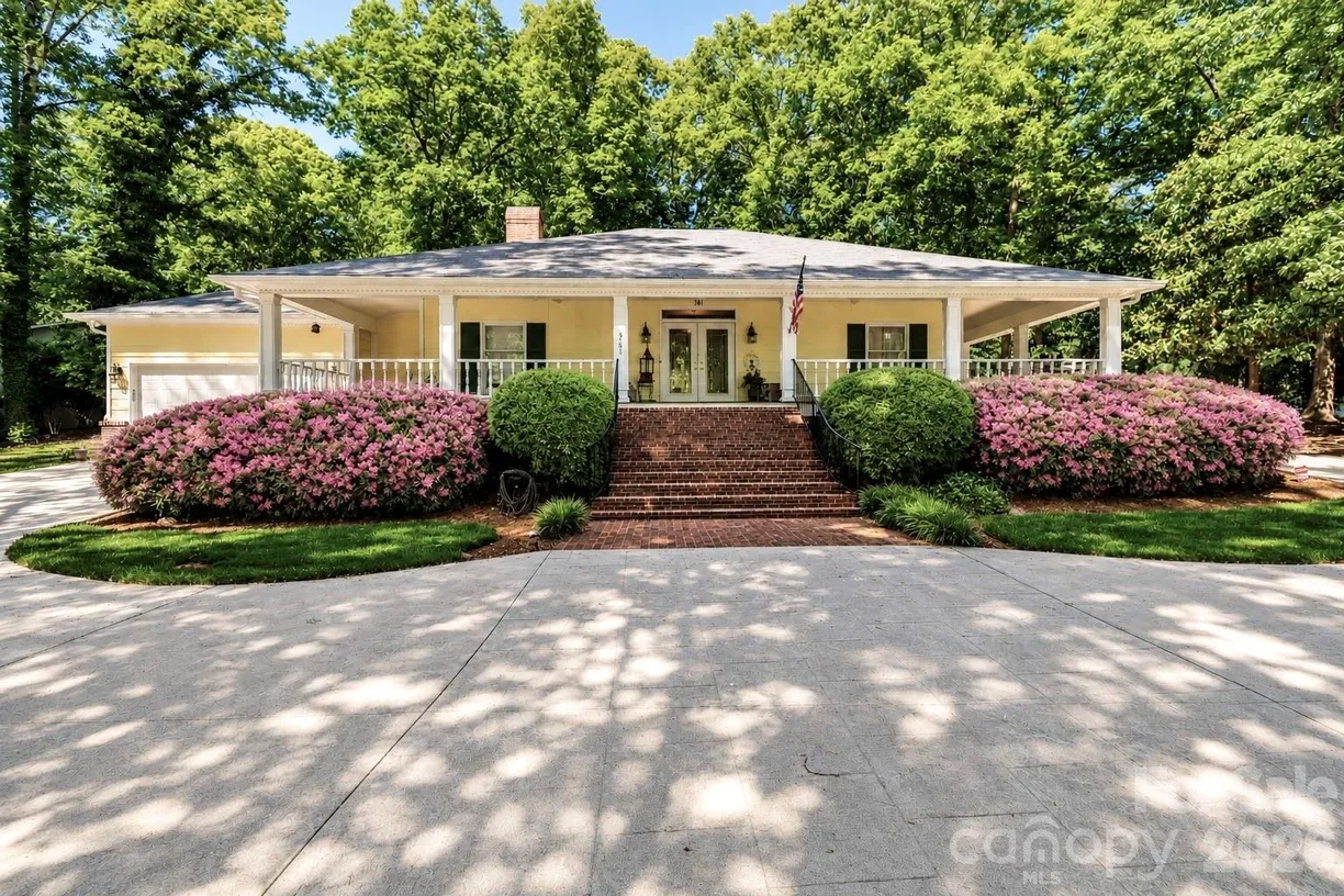 361 Gleneagles Road W, Statesville, NC 28625 Property for sale