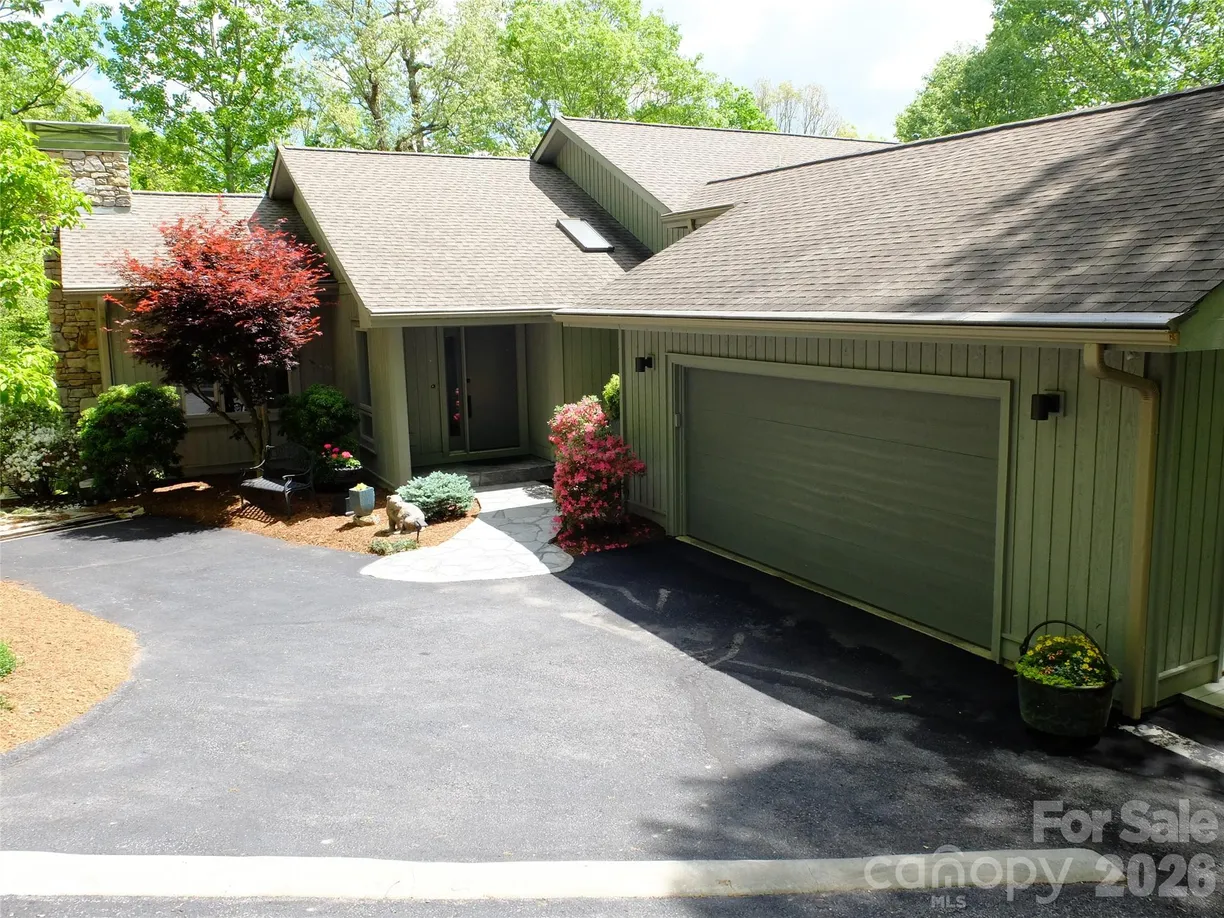 258 DALHOUSIE Court, Flat Rock, NC 28731 Property for sale