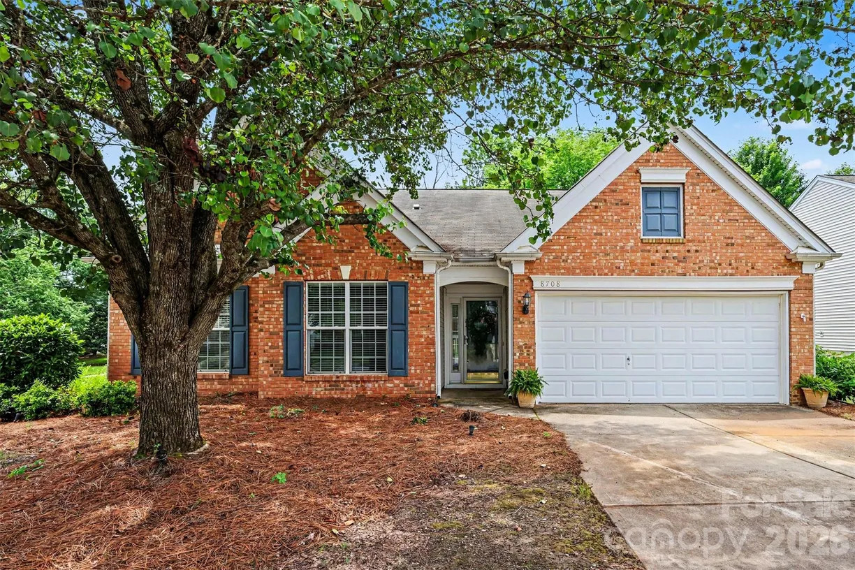 8708 Heron Glen Drive, Charlotte, NC 28269 Property for sale