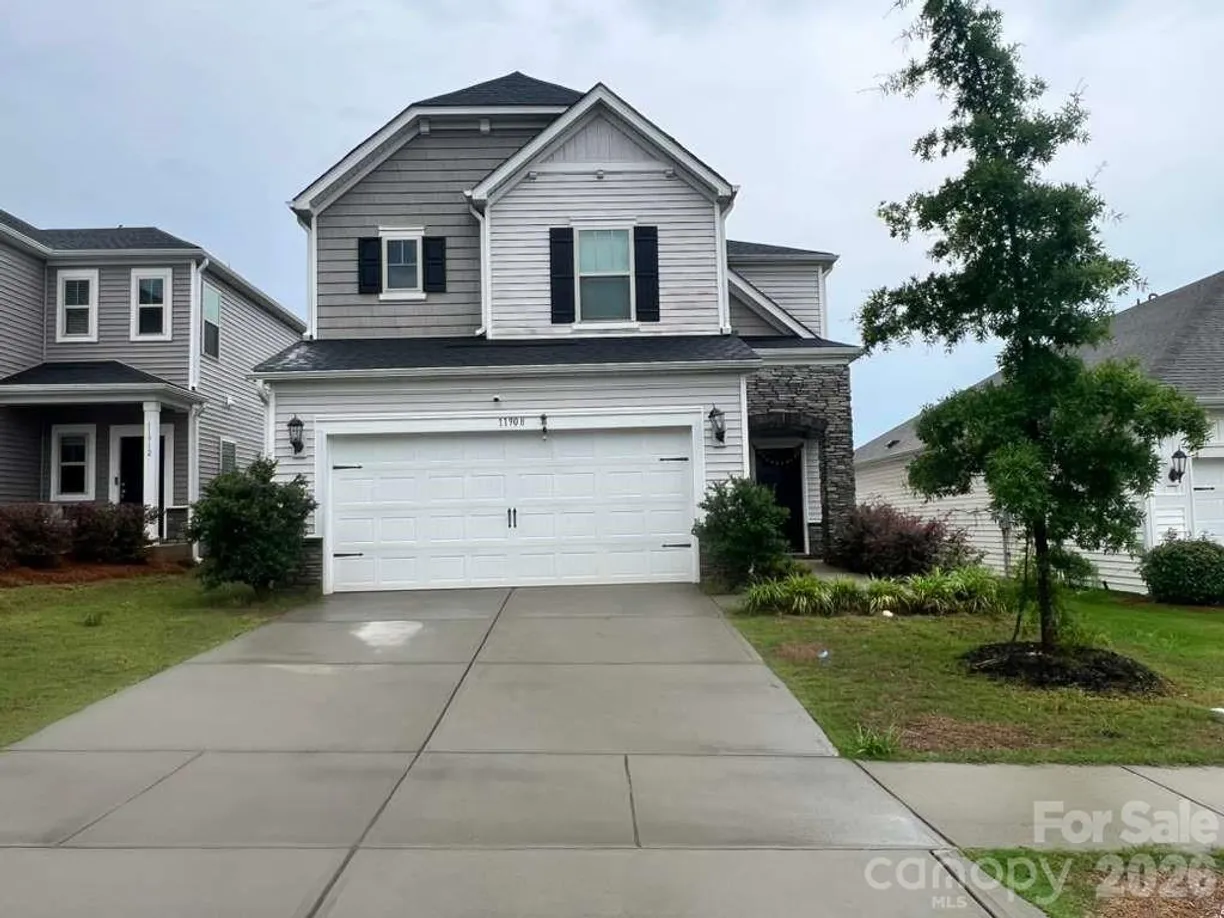 11908 Redleaf Drive, Charlotte, NC 28215 Property for sale