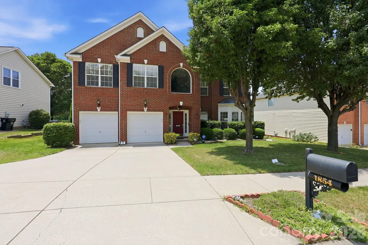 1854 Briarcrest Drive NW, Charlotte, NC 28269 Property for sale