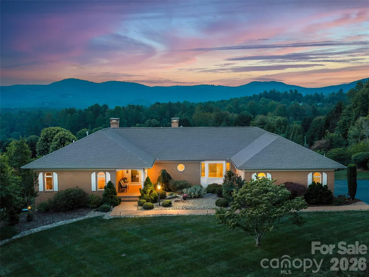 18 Thornapple Drive, Hendersonville, NC 28739 Property for sale