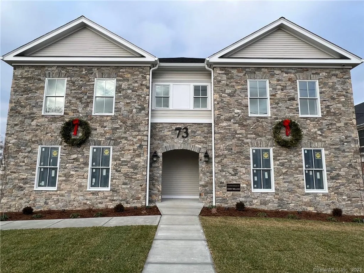 73 W Main Street #2, Clinton, CT 06413 Property for rent