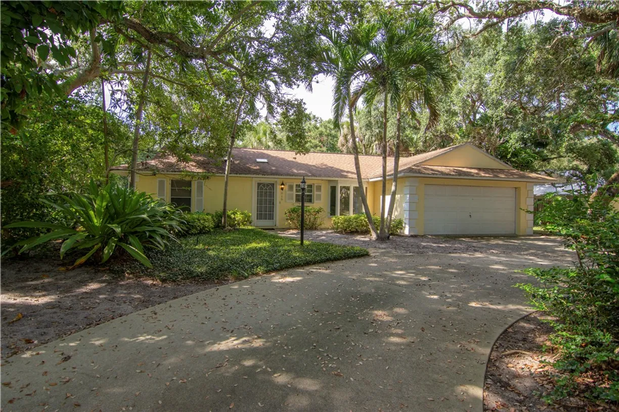 915 Marigold, Beach City, FL 32963 Property for rent