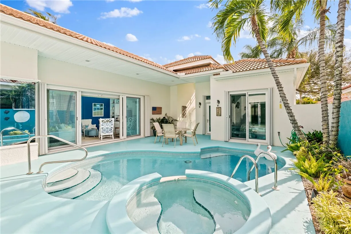 995 Island Club, Beach Central, FL 32963 Property for sale