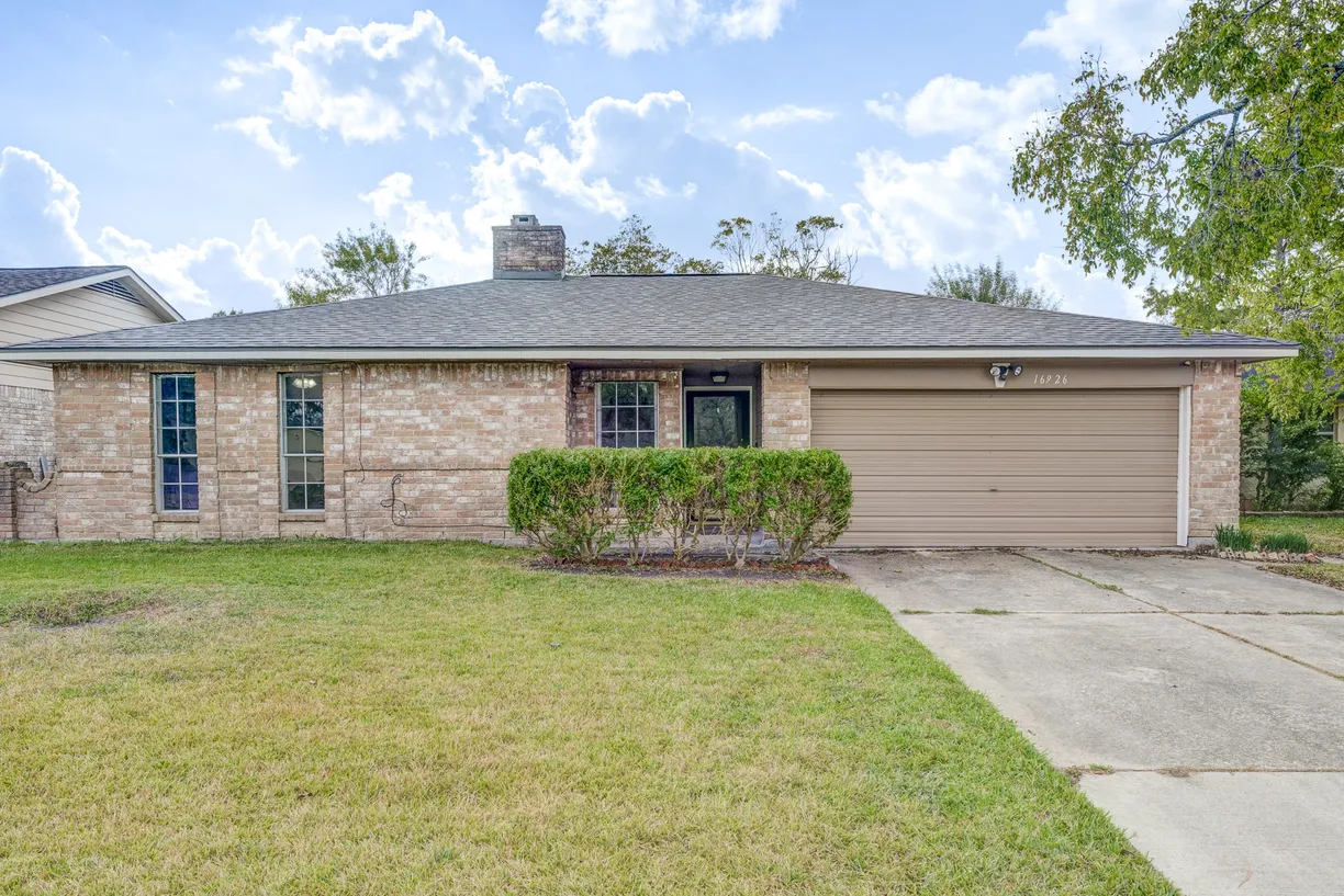 16926 Blackhawk Boulevard, Friendswood, TX 77546 Property for sale