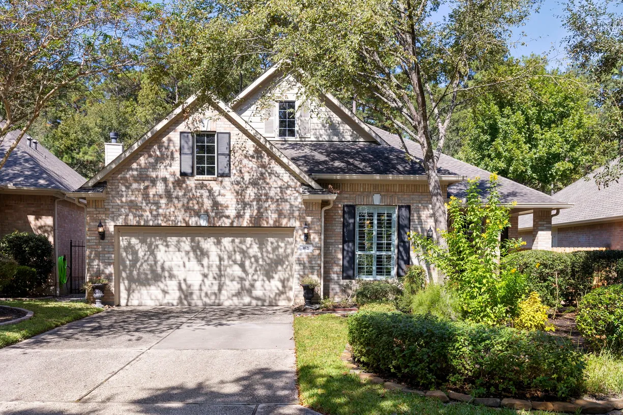 162 E Northcastle Circle, The Woodlands, TX 77384 Property for sale