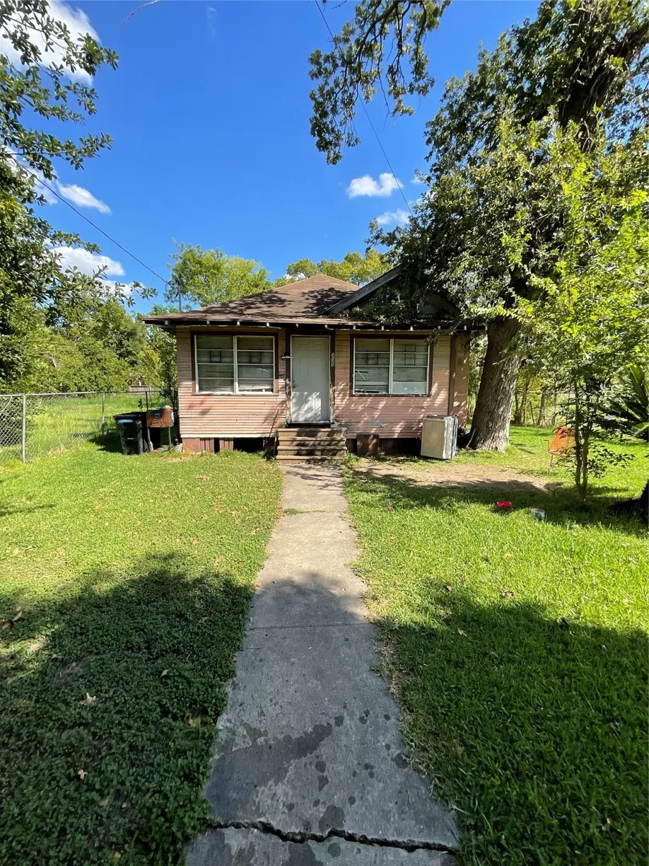 305 Burr Street, Houston, TX 77011 Property for sale