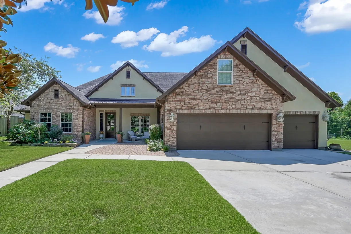 2404 Bramlet Drive, Conroe, TX 77304 Property for sale