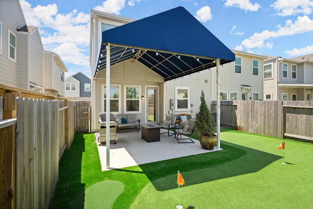 9904 Smokehouse Silo Lane, Houston, TX 77080 Property for sale