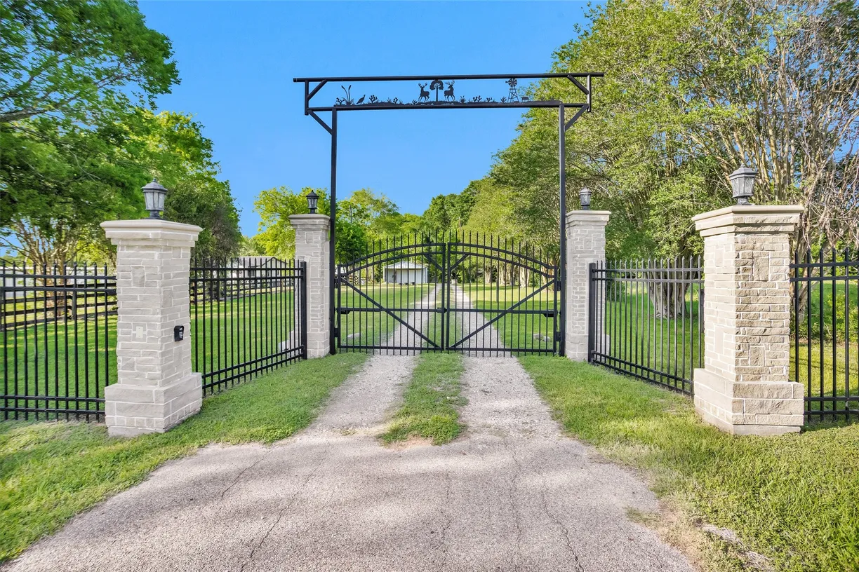 13250 FM 830 Road, Willis, TX 77318 Property for sale