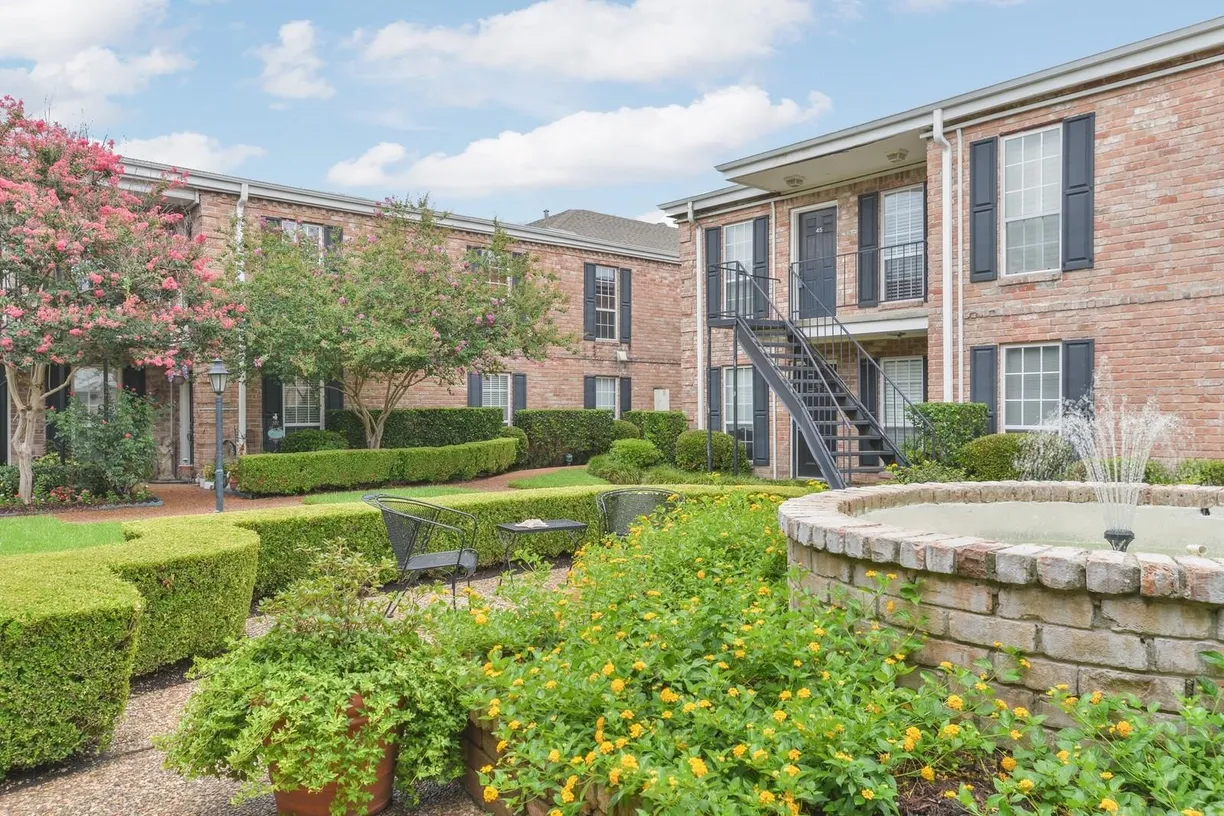 6402 Del Monte Drive #45, Houston, TX 77057 Property for sale