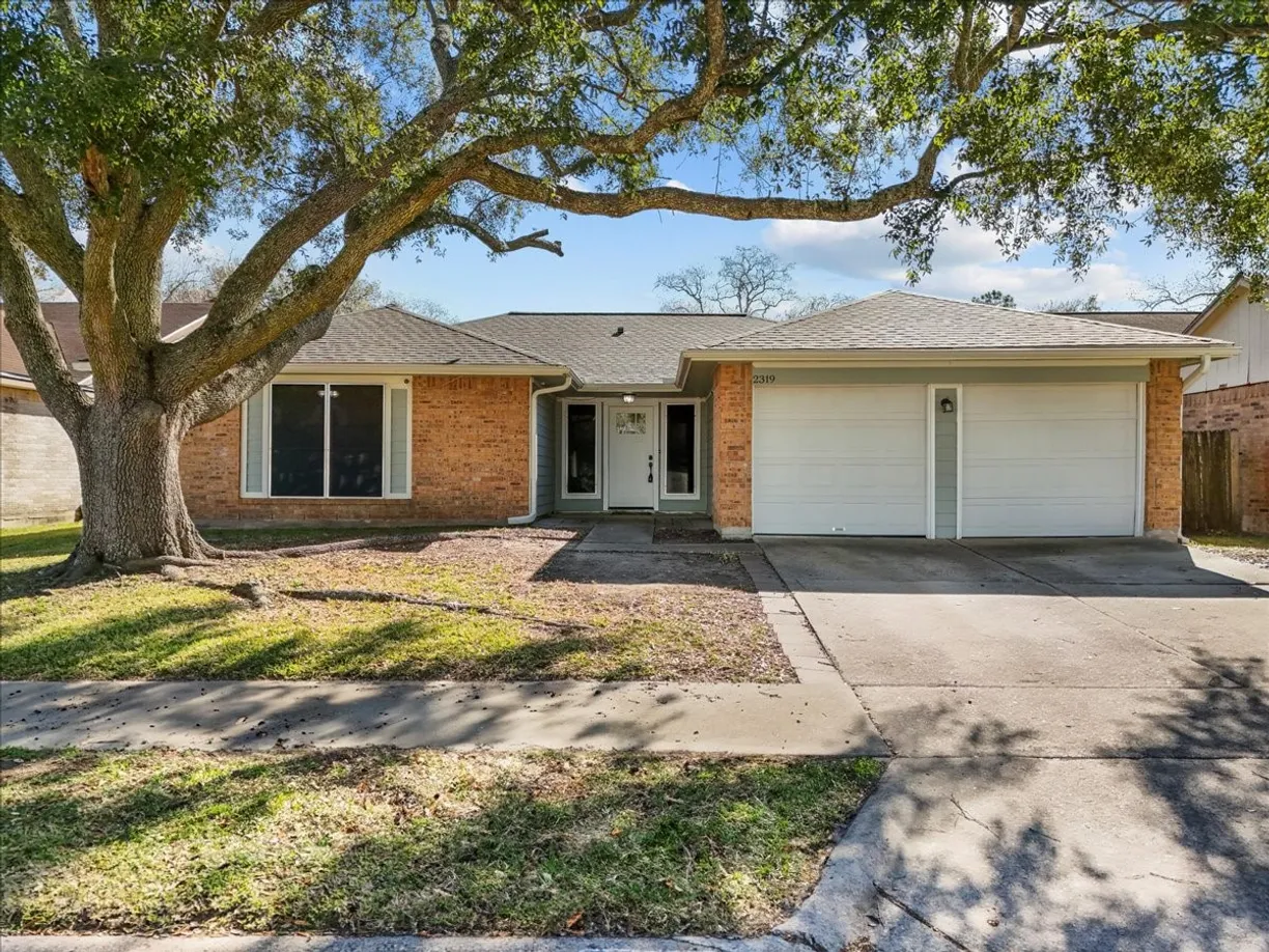 2319 Leading Edge Drive, Friendswood, TX 77546 Property for sale