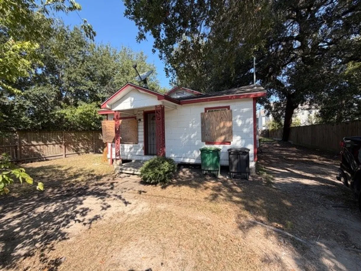866 N Victory Drive, Houston, TX 77088 Property for sale