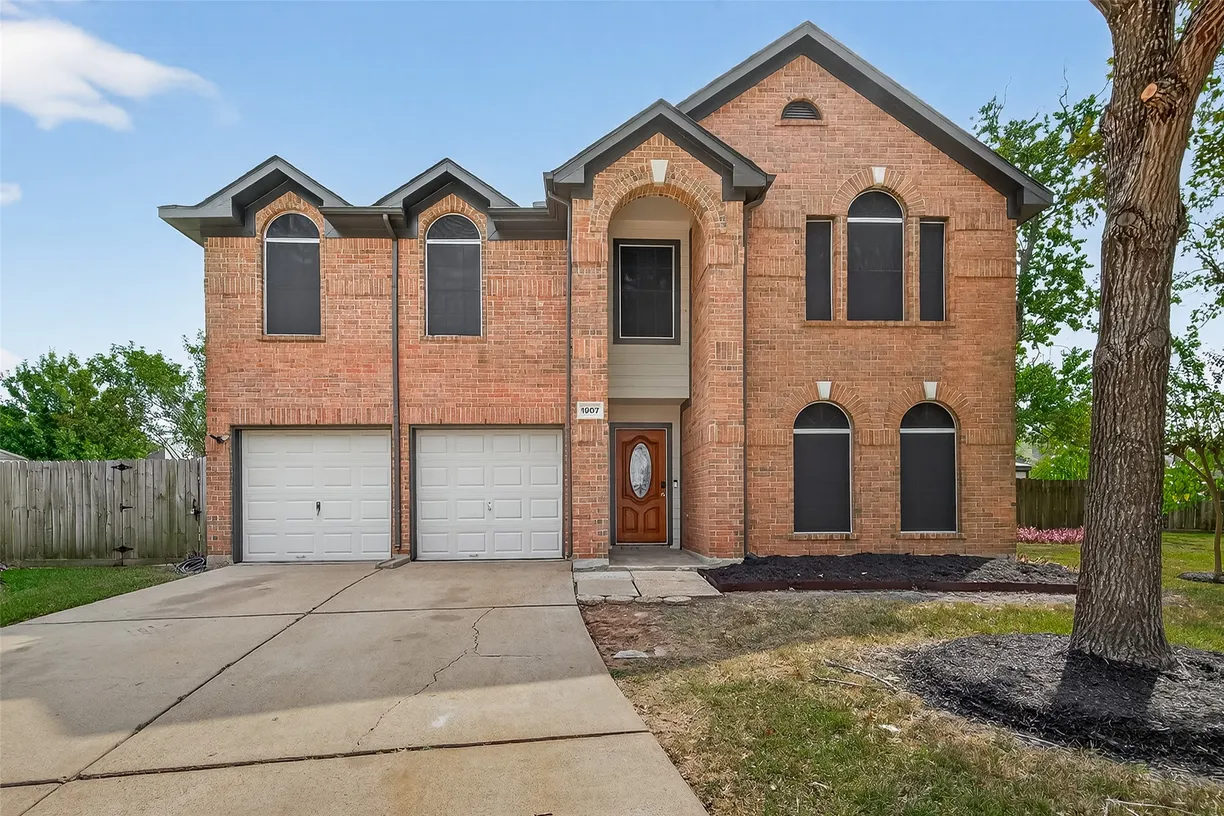 1907 N Thunderwood Circle, Fresno, TX 77545 Property for sale