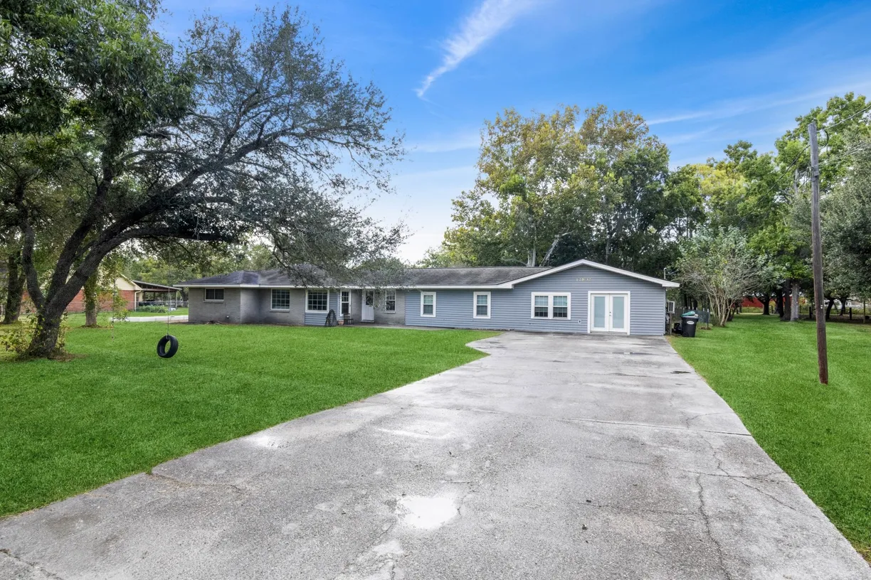 12802 Manor Drive, Brookside, TX 77581 Property for sale