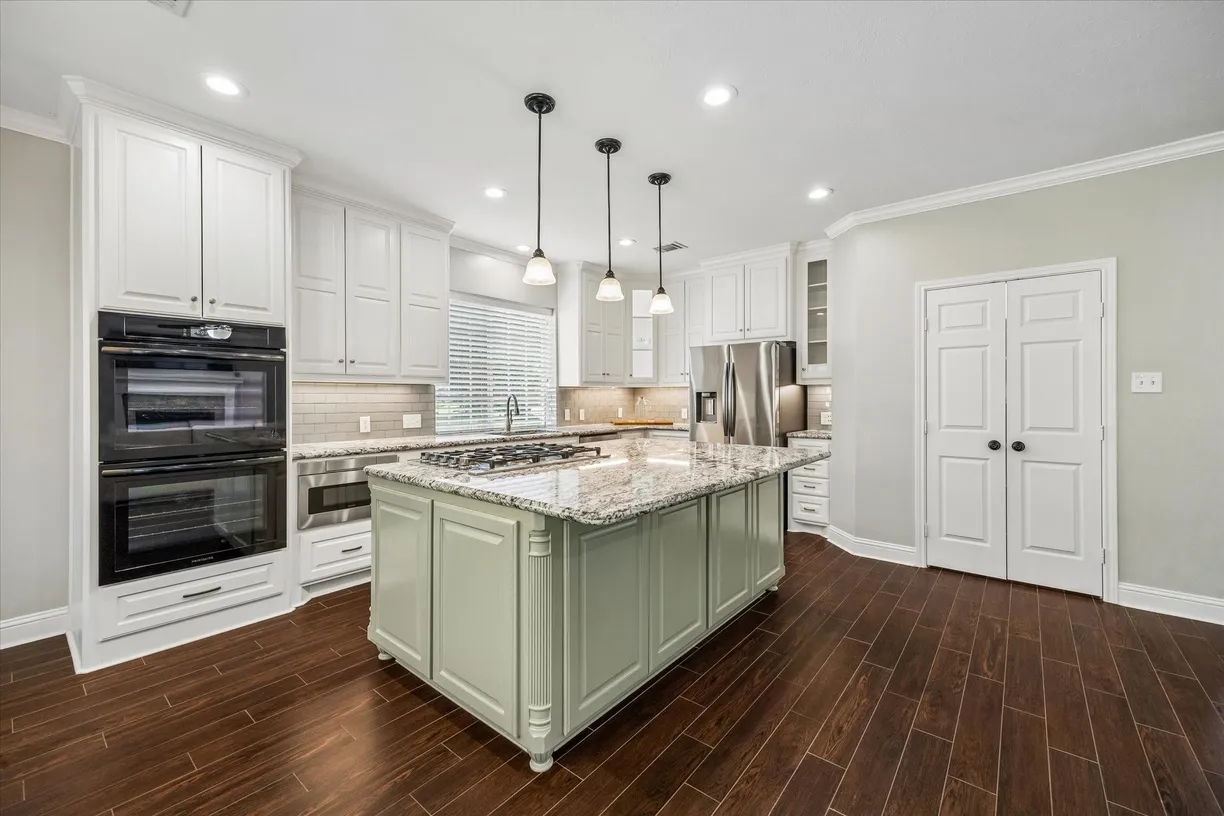 13910 Lakewood Crossing Boulevard, Houston, TX 77070 Property for sale